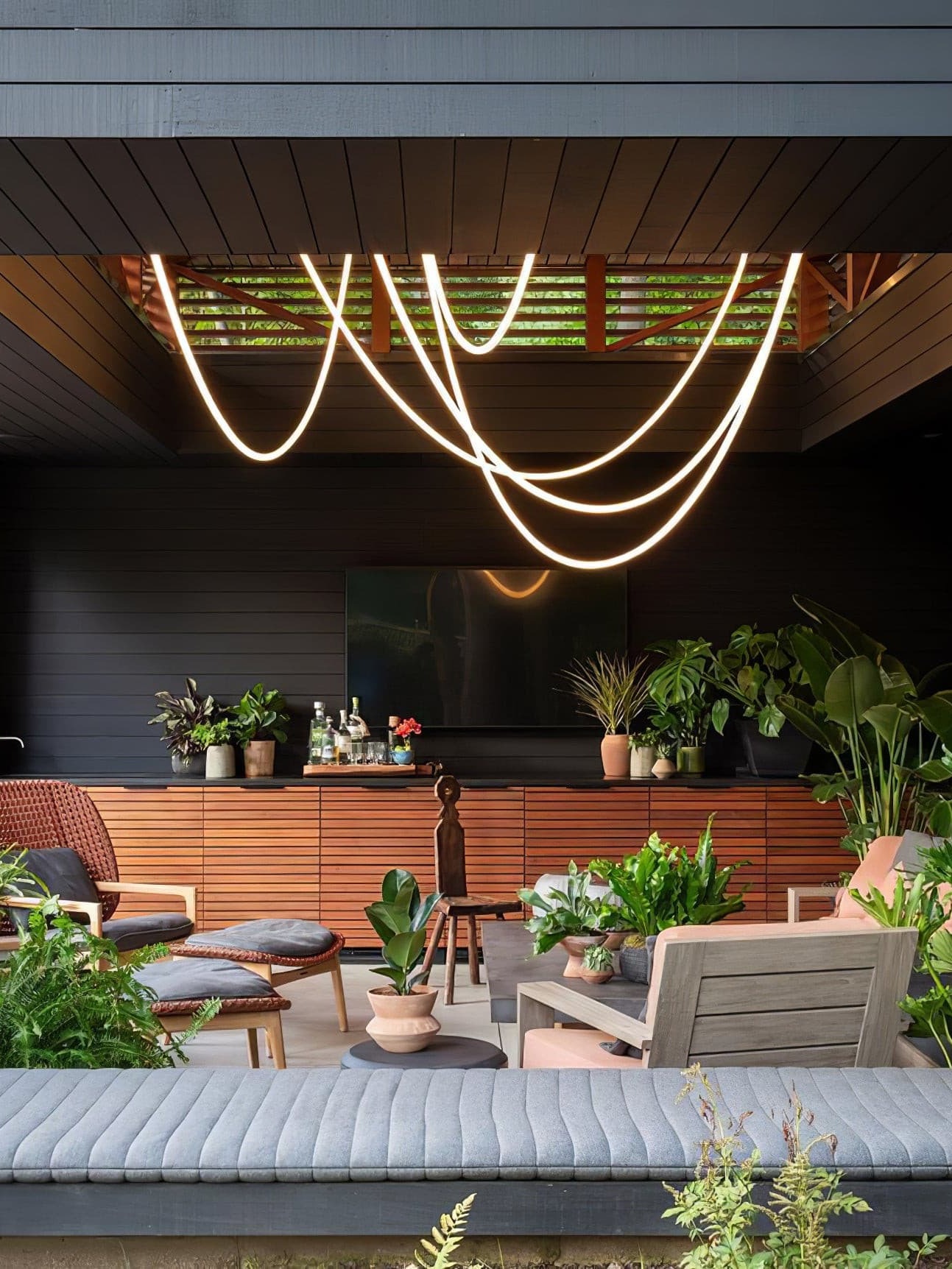 Tracer Loop Pendant Light