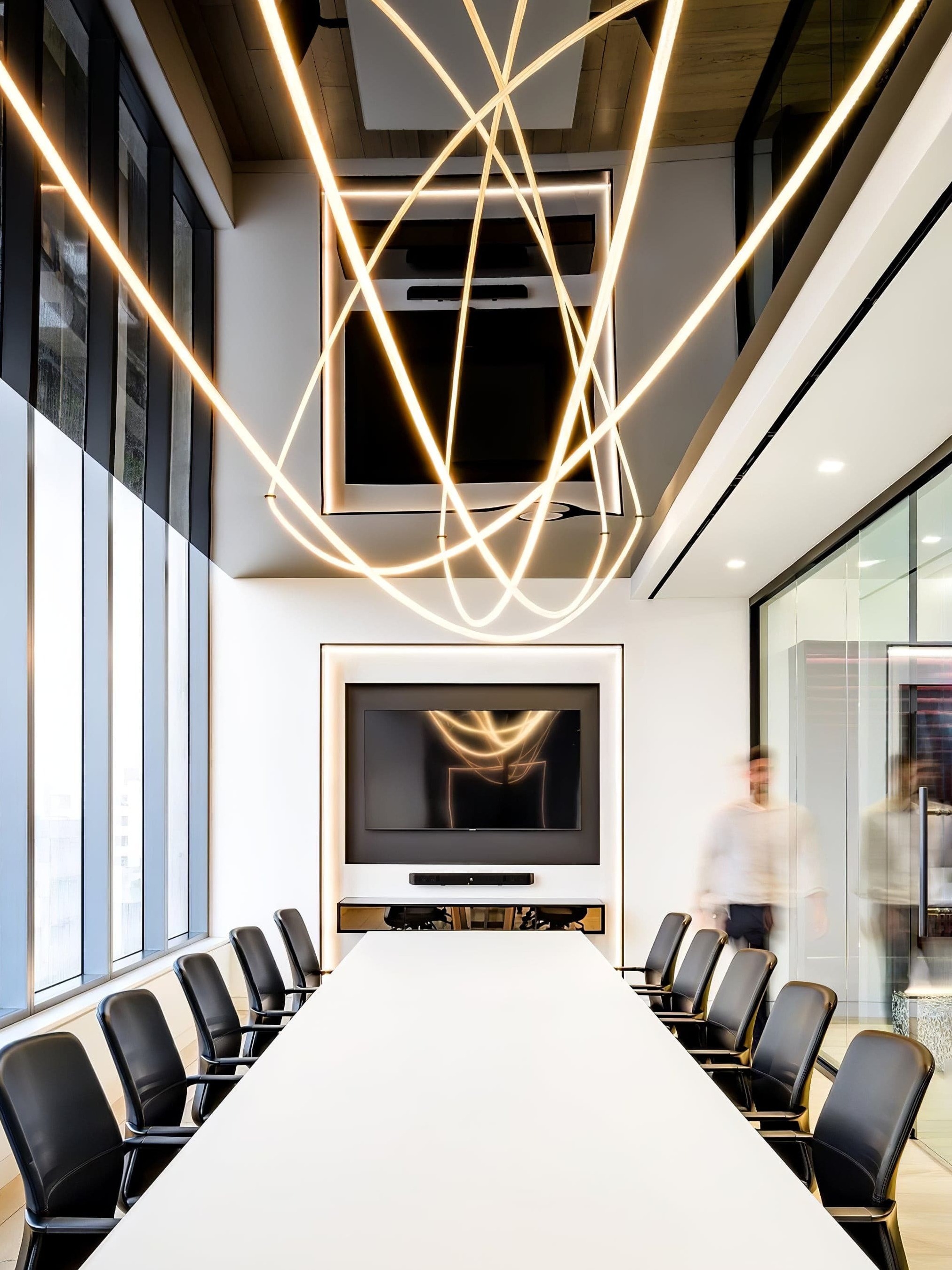 Tracer Loop Pendant Light