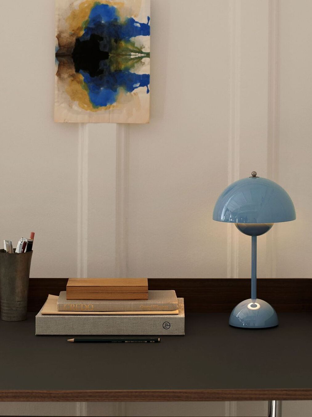 Flower Bud Charge Table Light