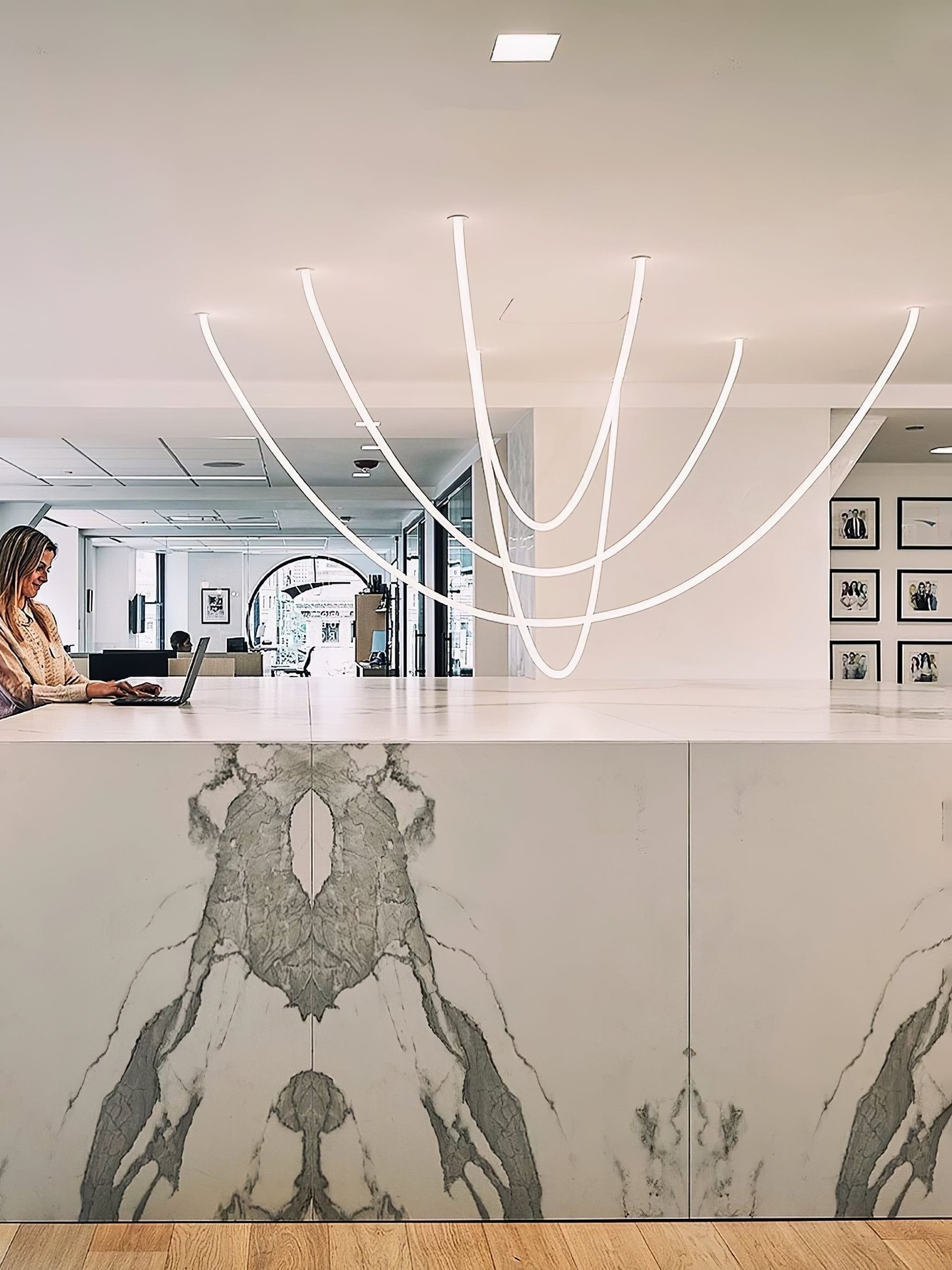 Tracer Loop Pendant Light