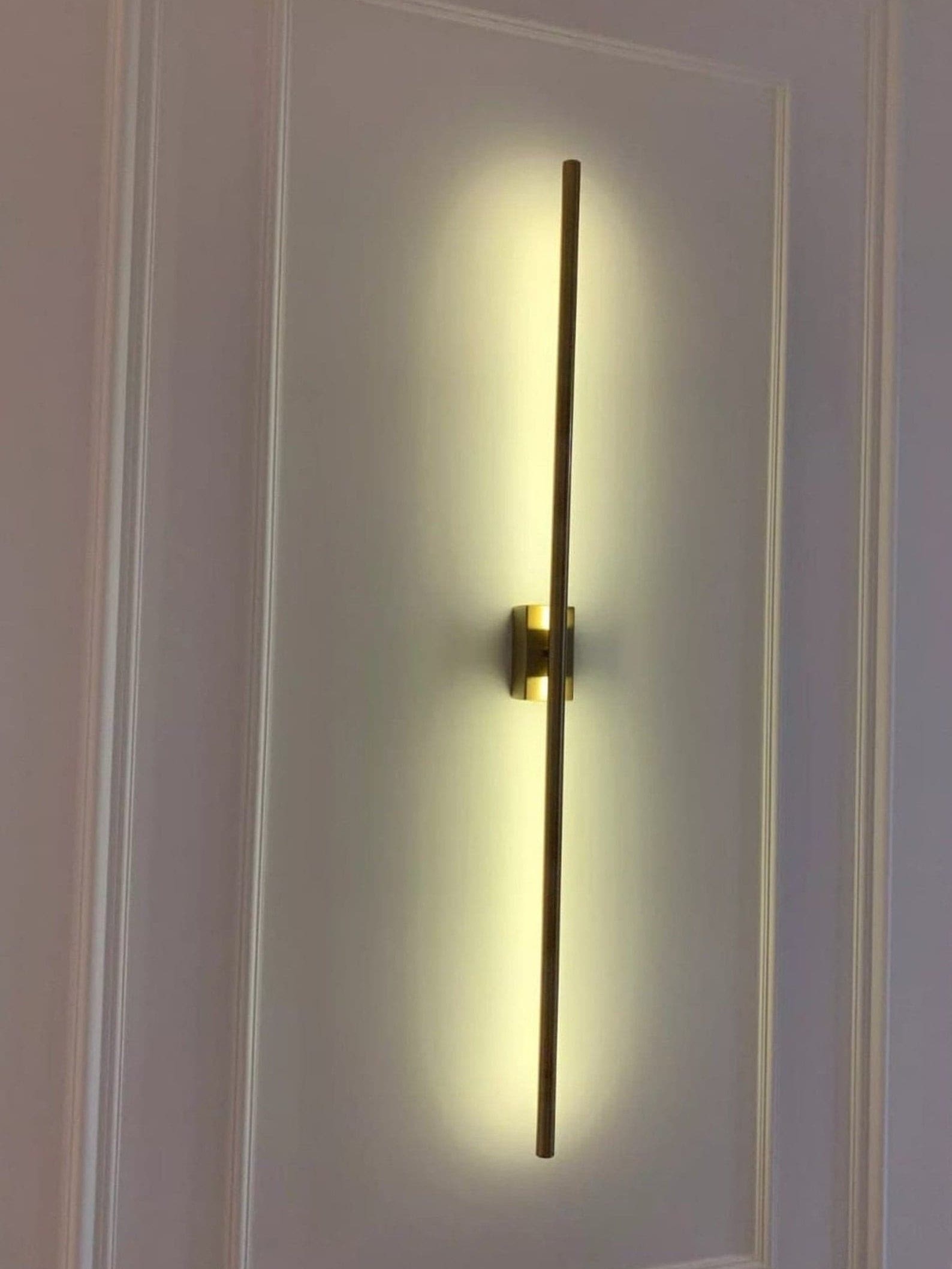 Linear Modern Sconce