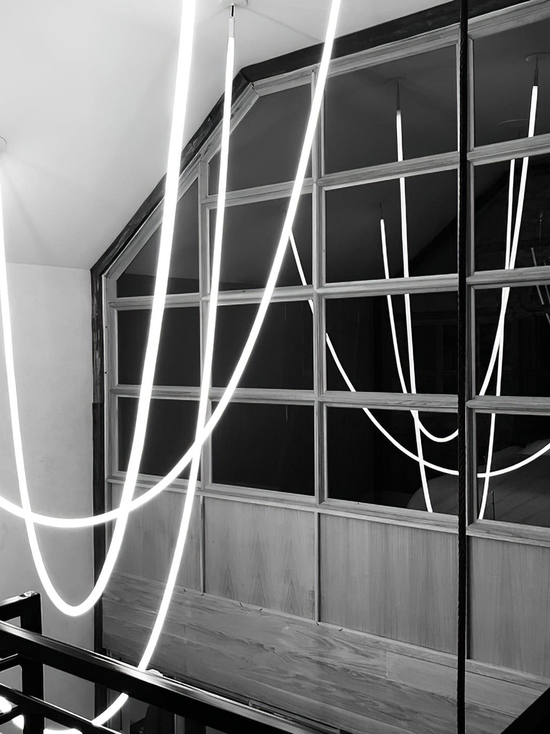 Tracer Loop Pendant Light