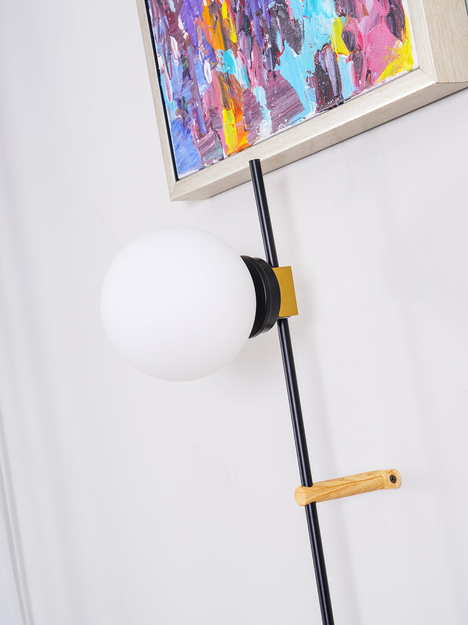 Lynea Wall Lamp