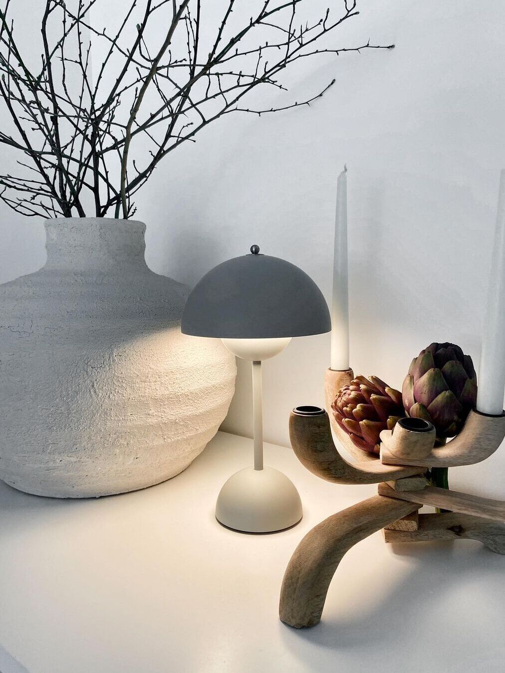 Flower Bud Charge Table Light
