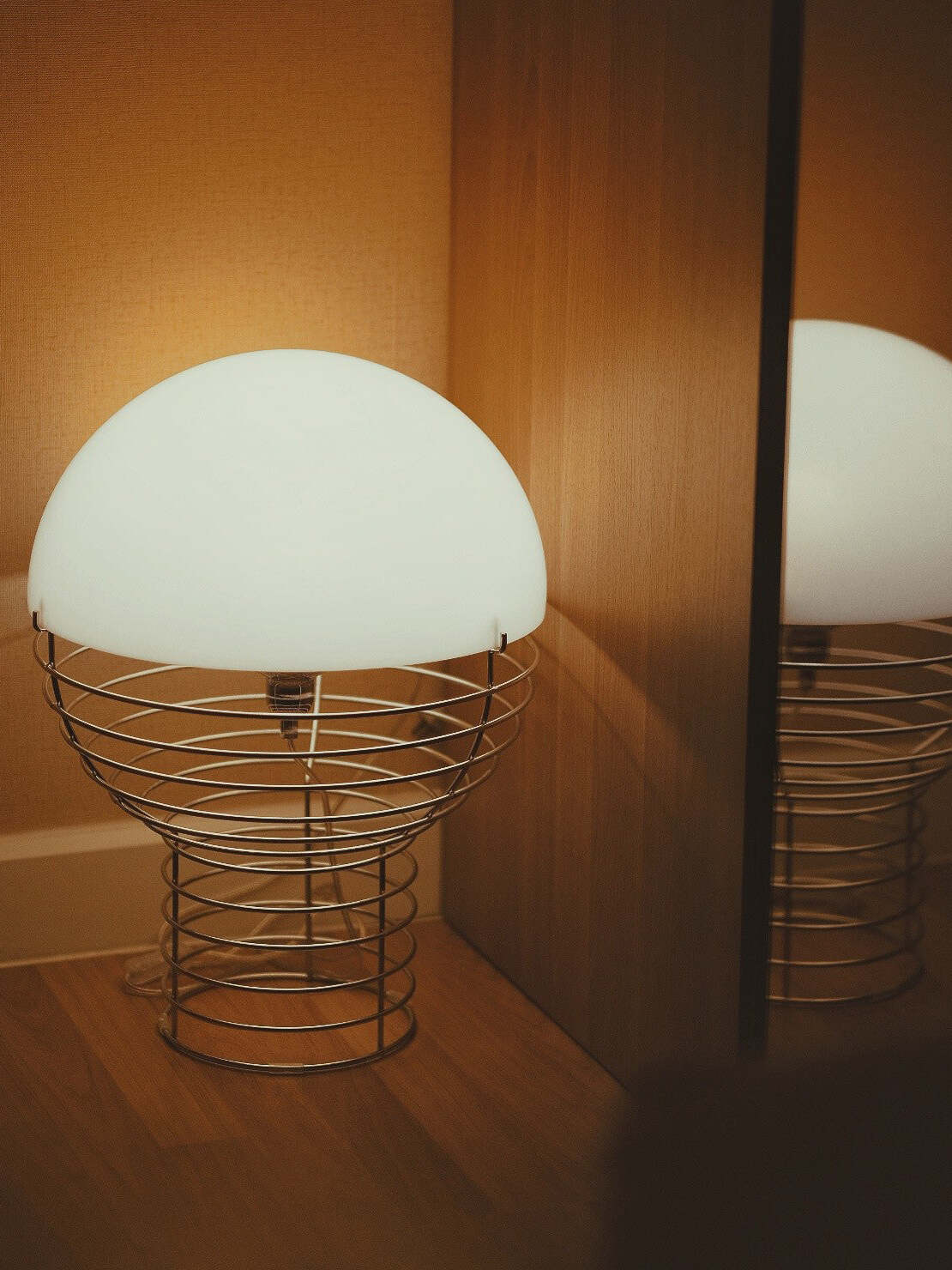 Wire Table Lamp