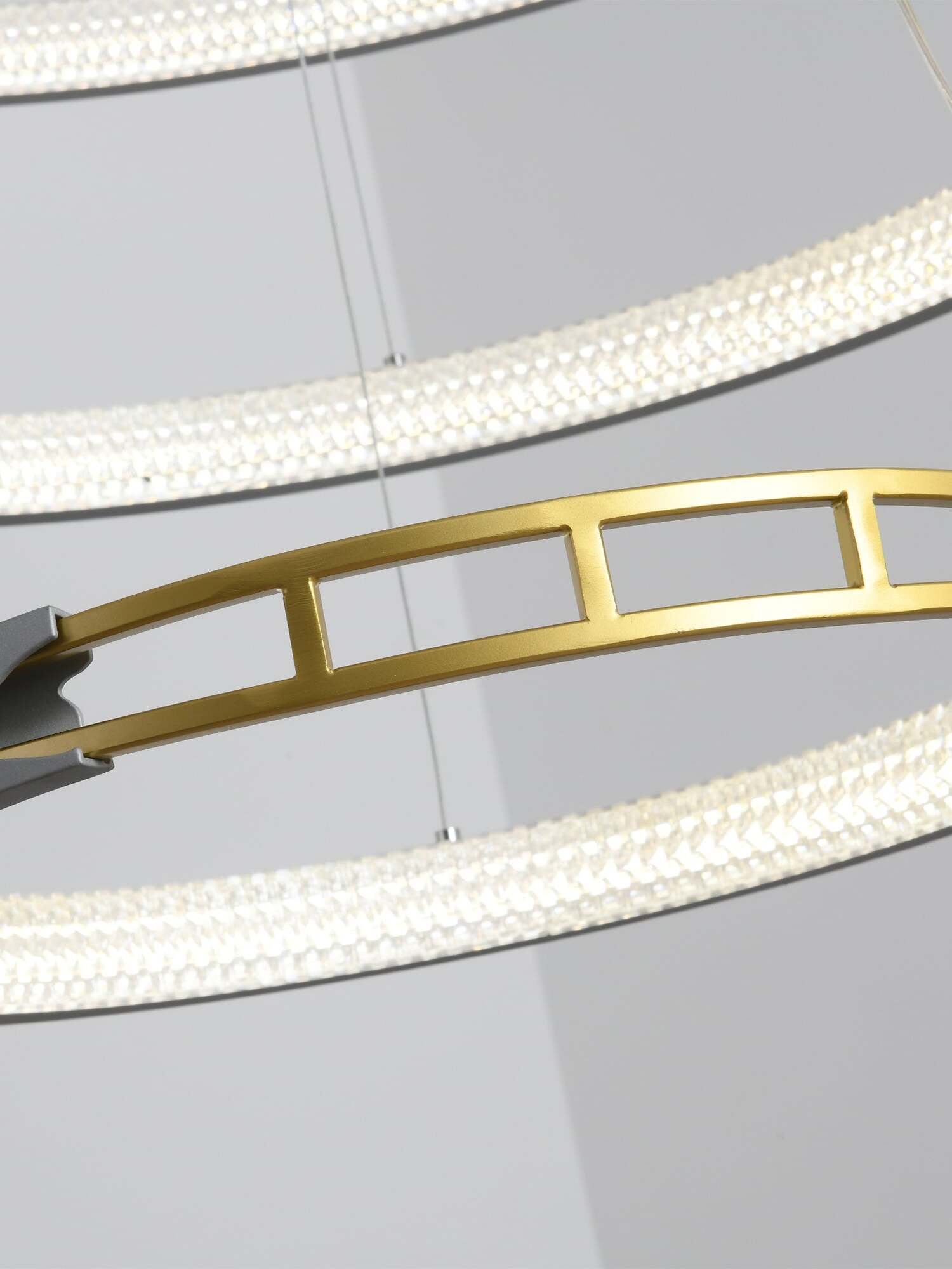 Circular Ring Pendant Light