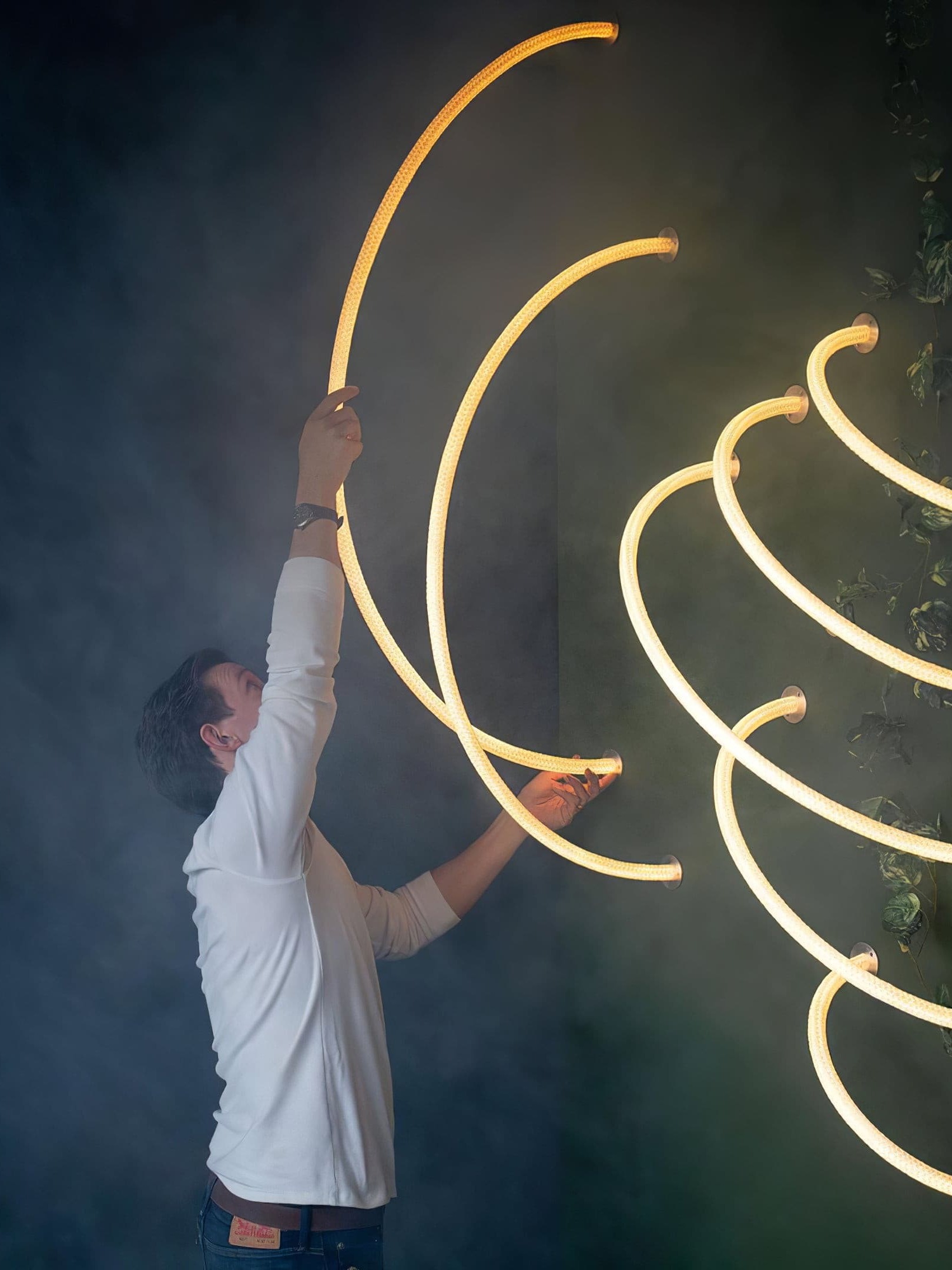 Tracer Loop Pendant Light