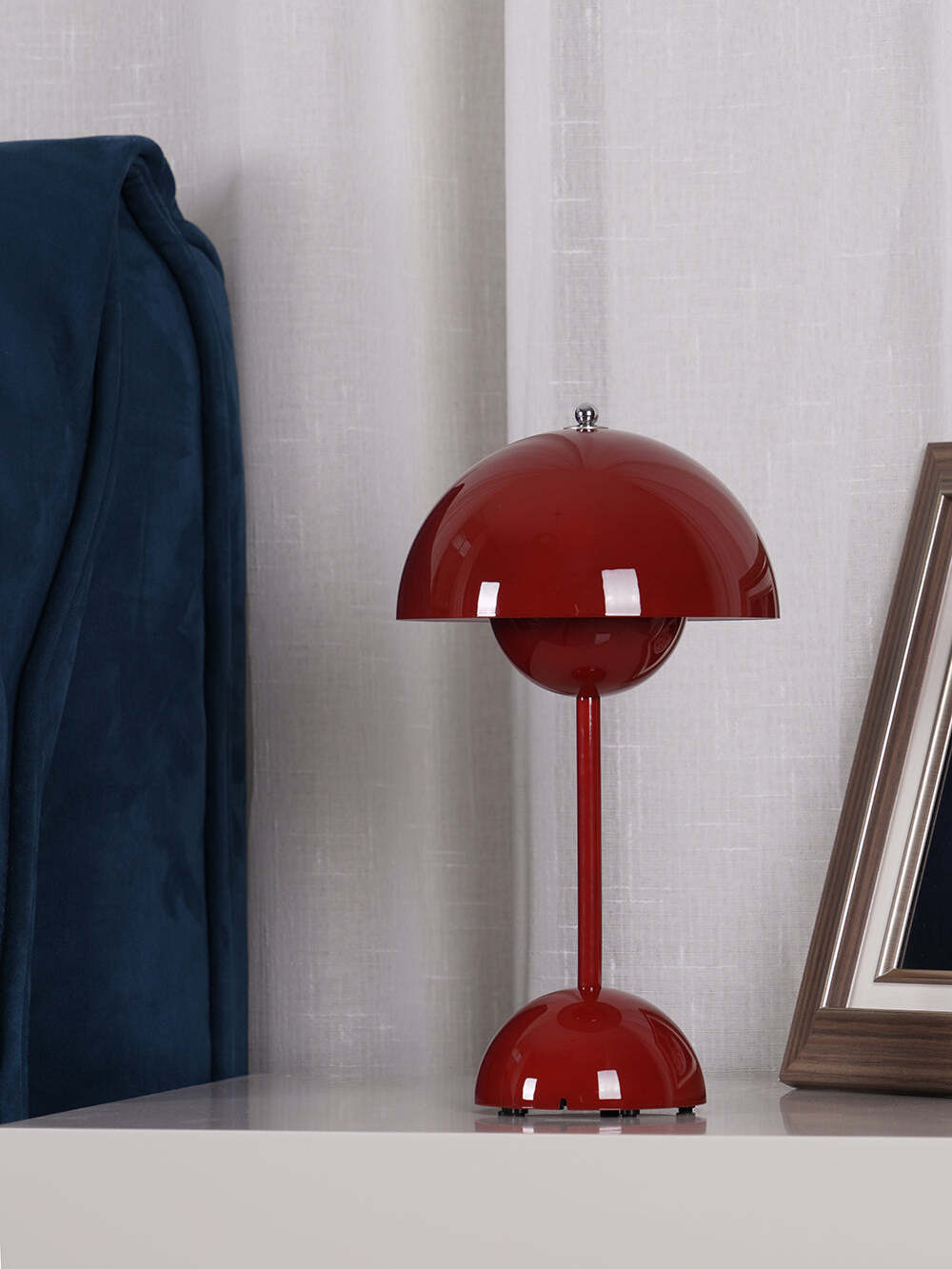 Flower Bud Charge Table Light