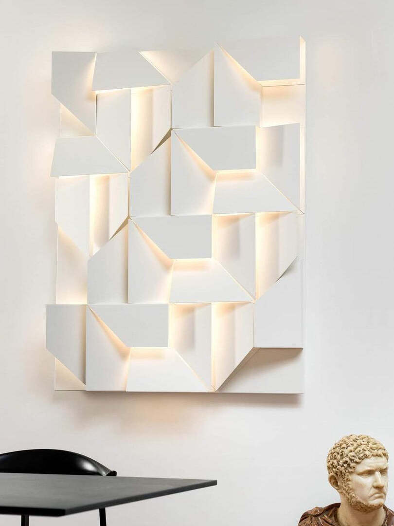 Shadows Wall Lamp