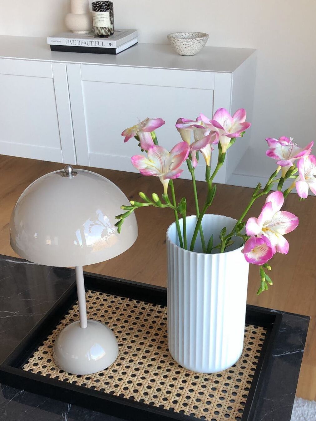 Flower Bud Charge Table Light