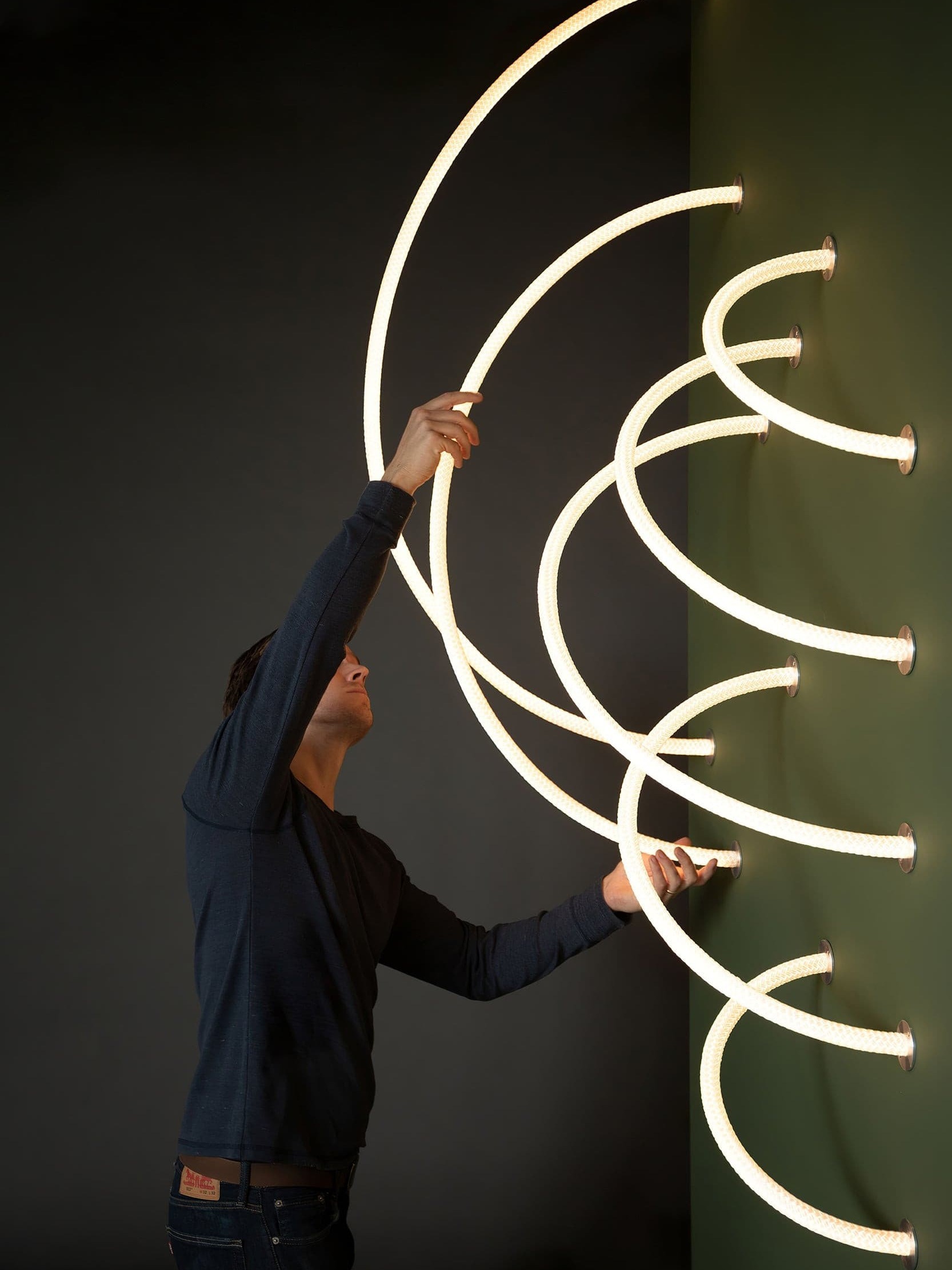 Tracer Loop Pendant Light