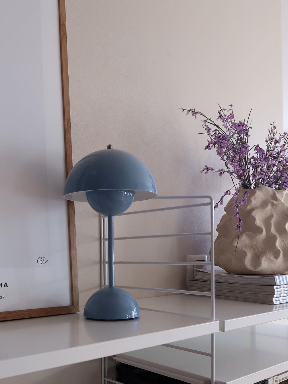 Flower Bud Charge Table Light